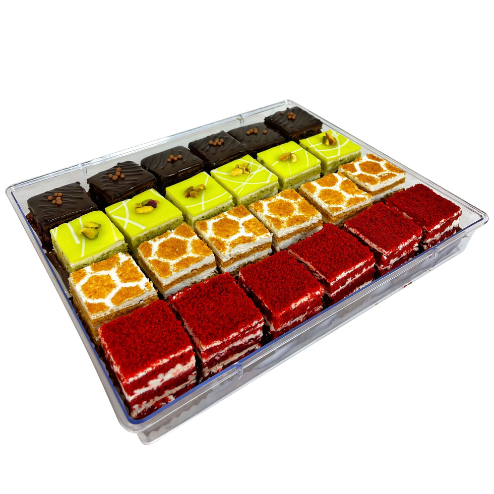 MINI CAKES ASSORTED IN ACRYLIC BOX (24 PCS) | 970G